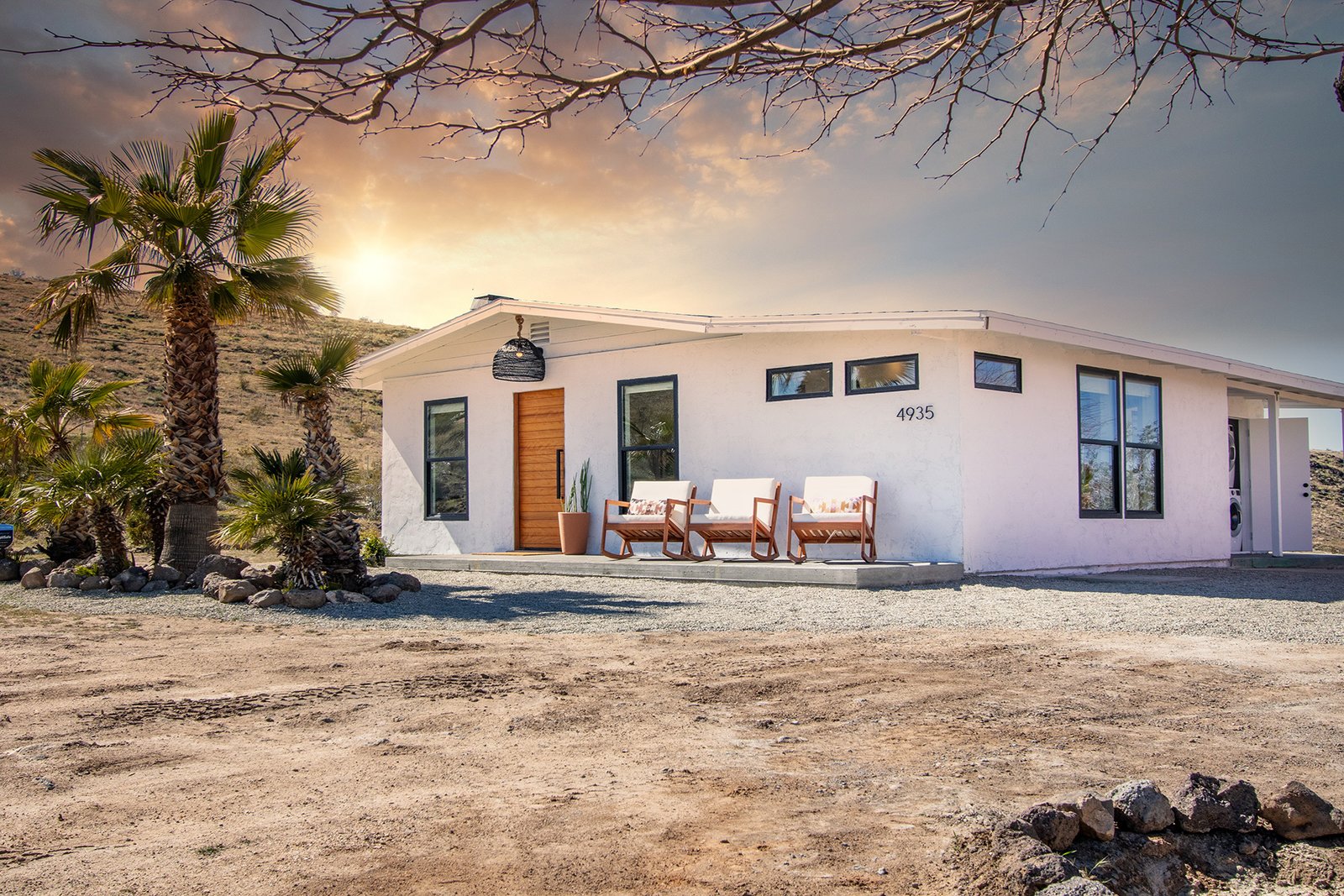 Photo 11 of 11 in Drop Your Bags in This Designer Desert Cabin for ...
