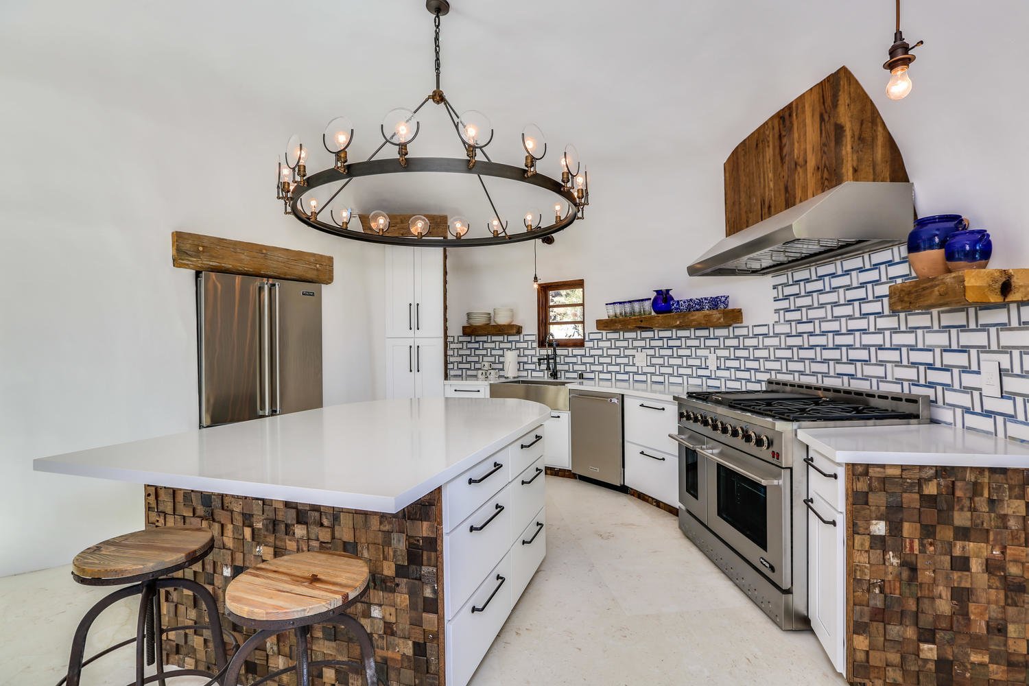 Photo 6 of 13 in Live Out Your Santorini Dreams in This Iconic Palm ...