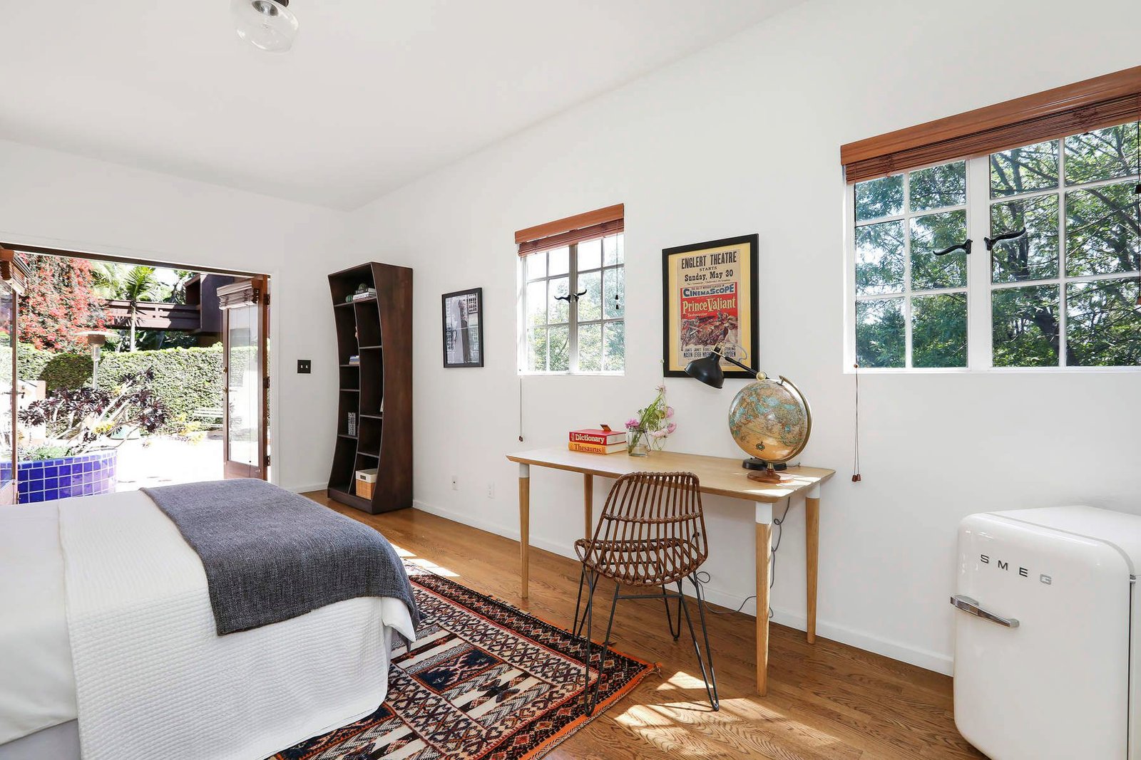 Photo 14 of 15 in Sitcom Actor and Comedian Jason Segel Says Farewell ...