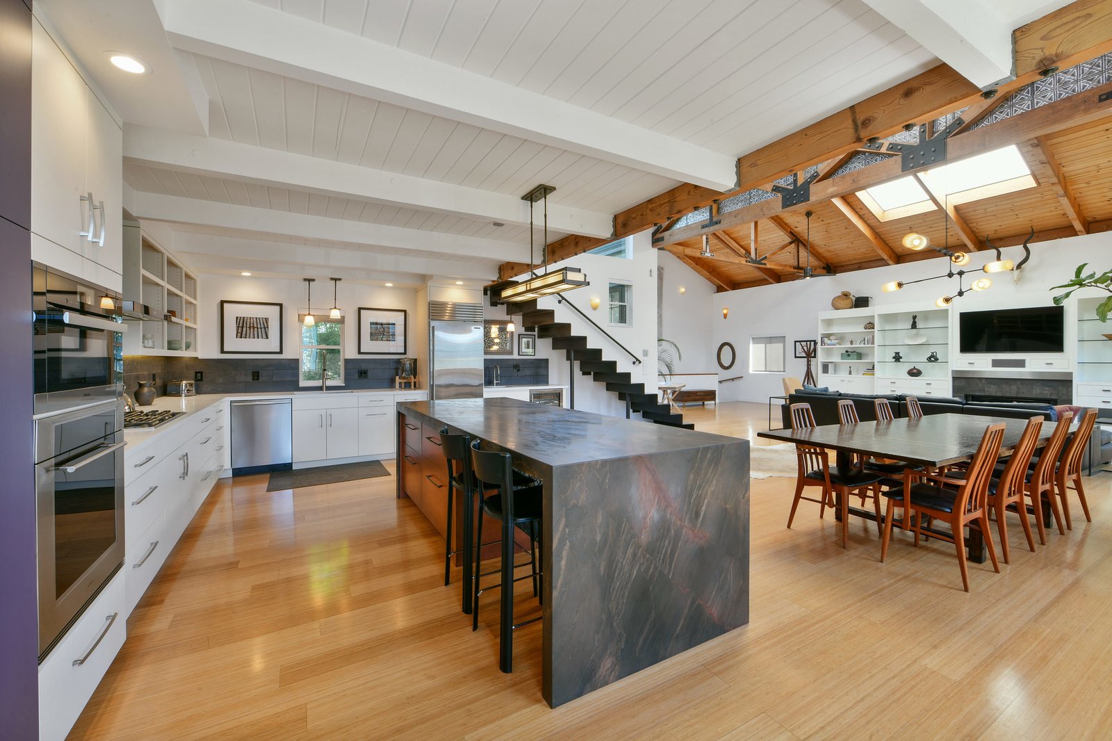 Photo 6 of 16 in Spend Your Days Working From Home in This Handsomely ...