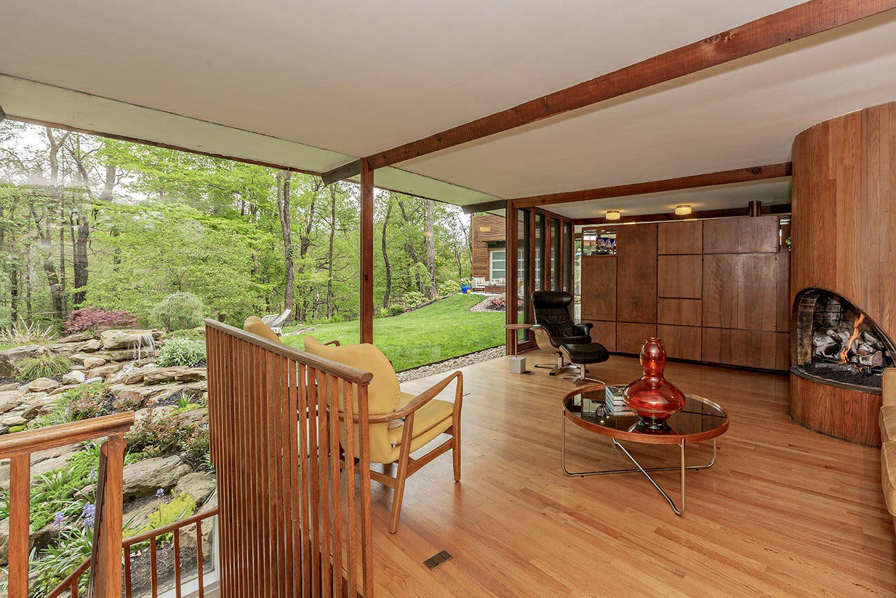 Photo 3 of 15 in A Frank Lloyd Wright–Inspired Glass House in Ohio Hits ...