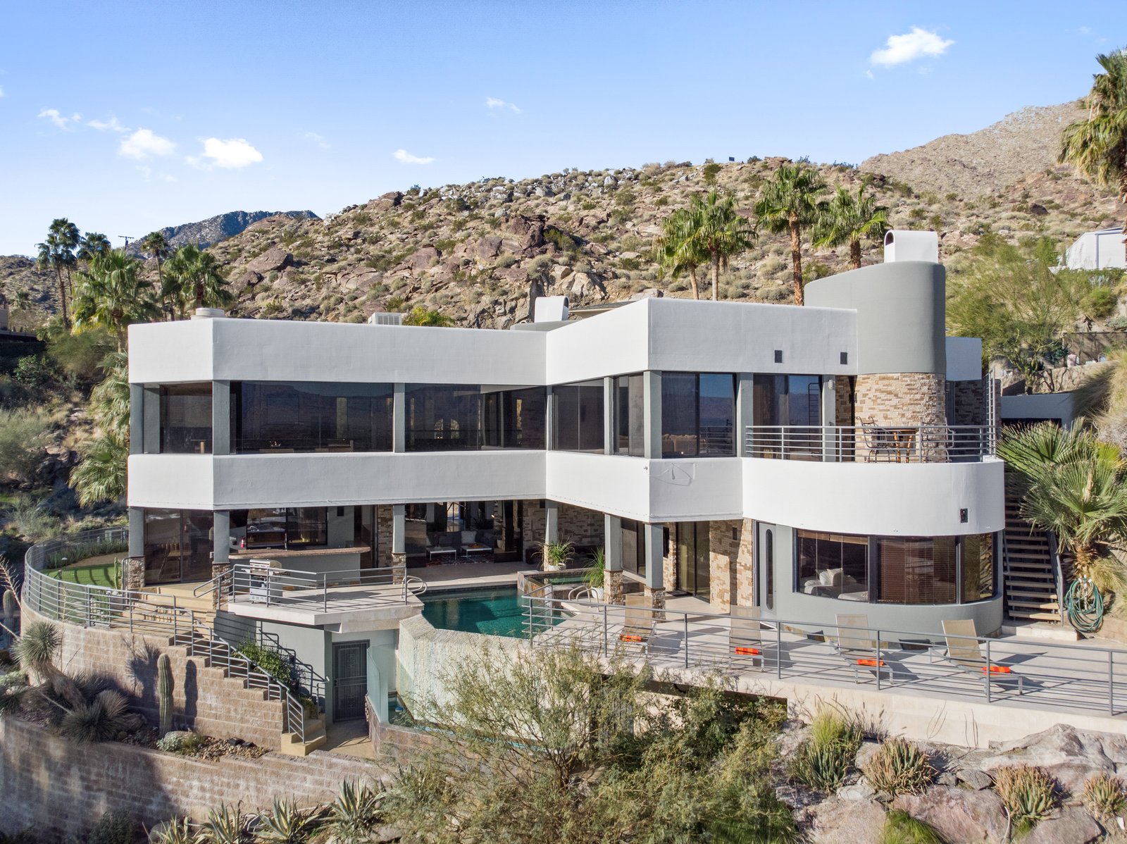 Goldeneye Estate (7 Photos) - Dwell