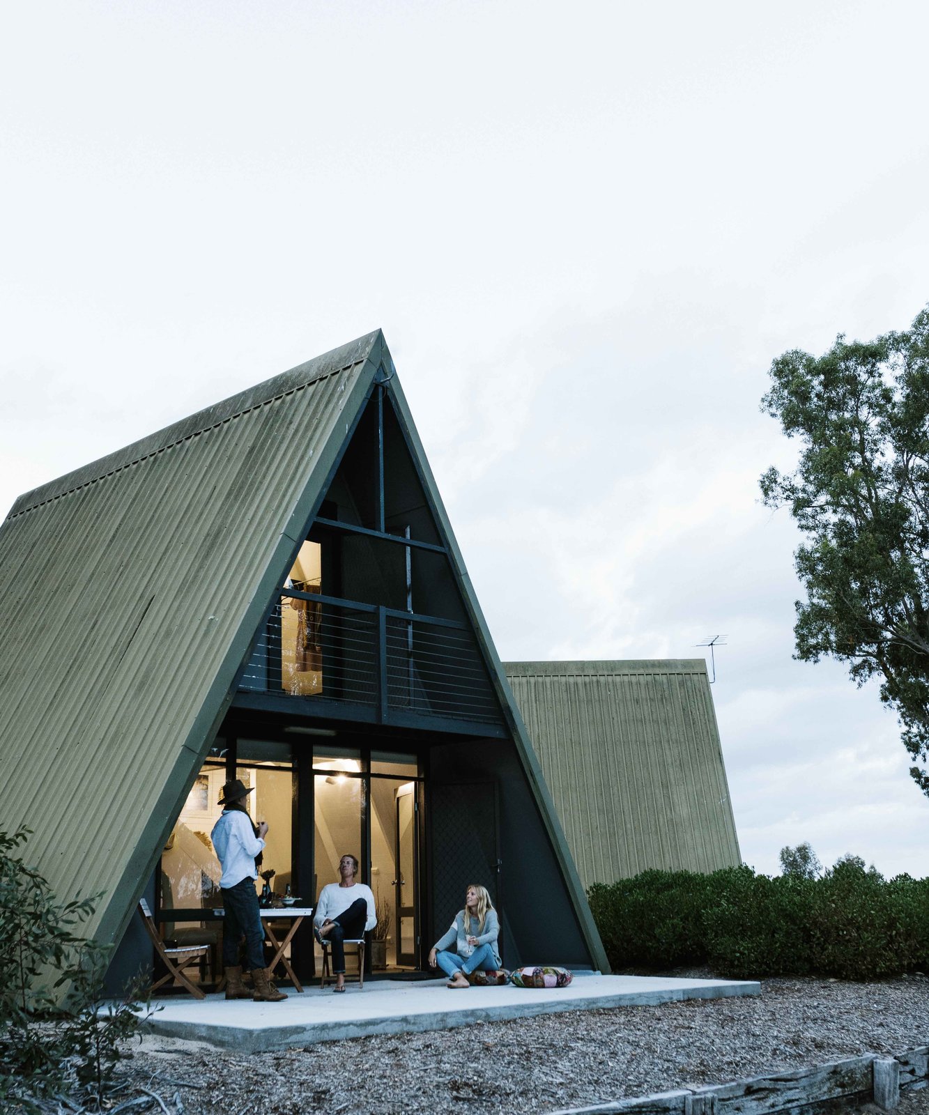 Photo 29 of 31 in 30 “Surf Shacks” That Make Laid-Back Living Look ...