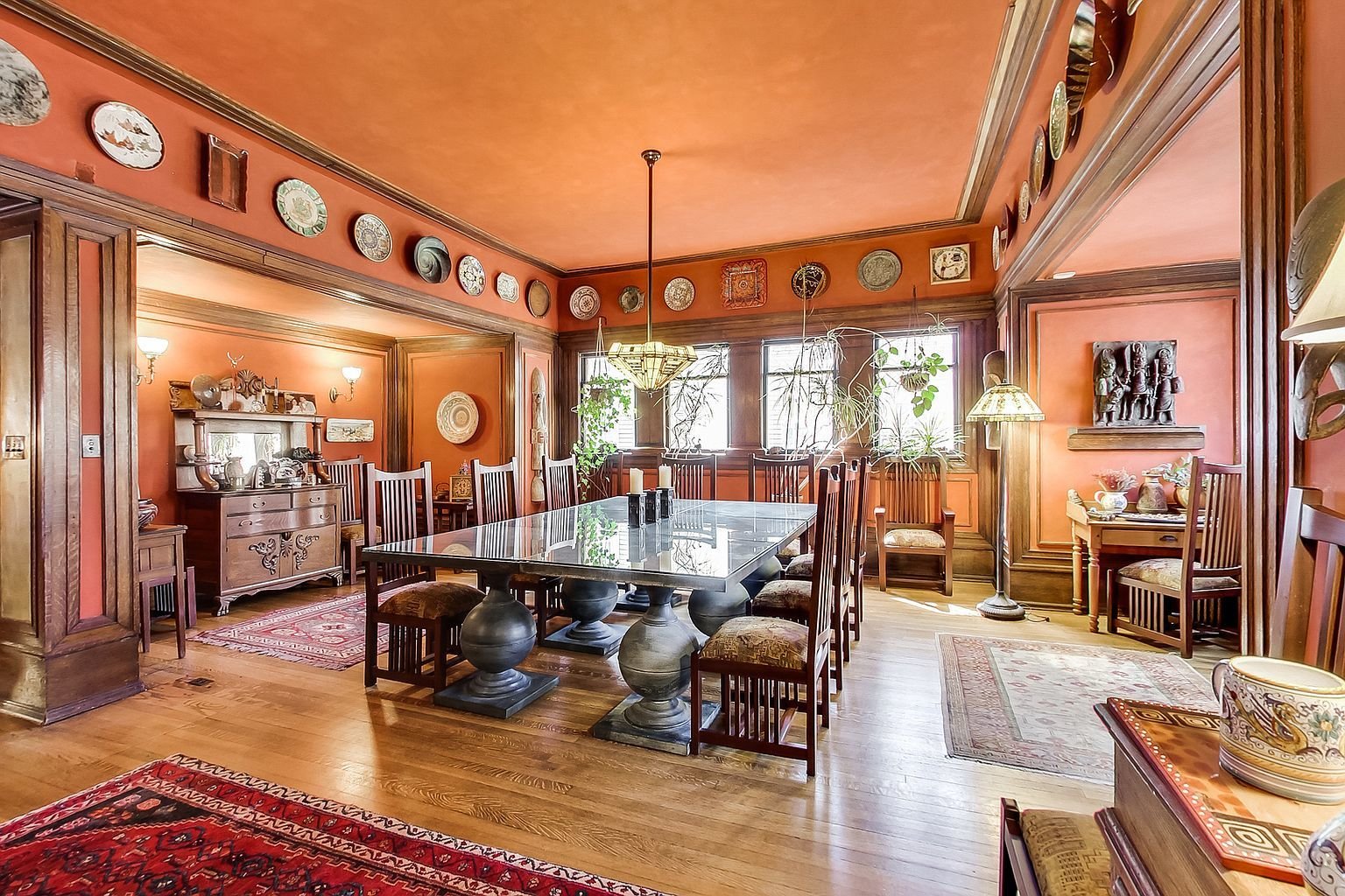 Photo 5 of 15 in An Early Prairie-Style Residence by Frank Lloyd Wright ...