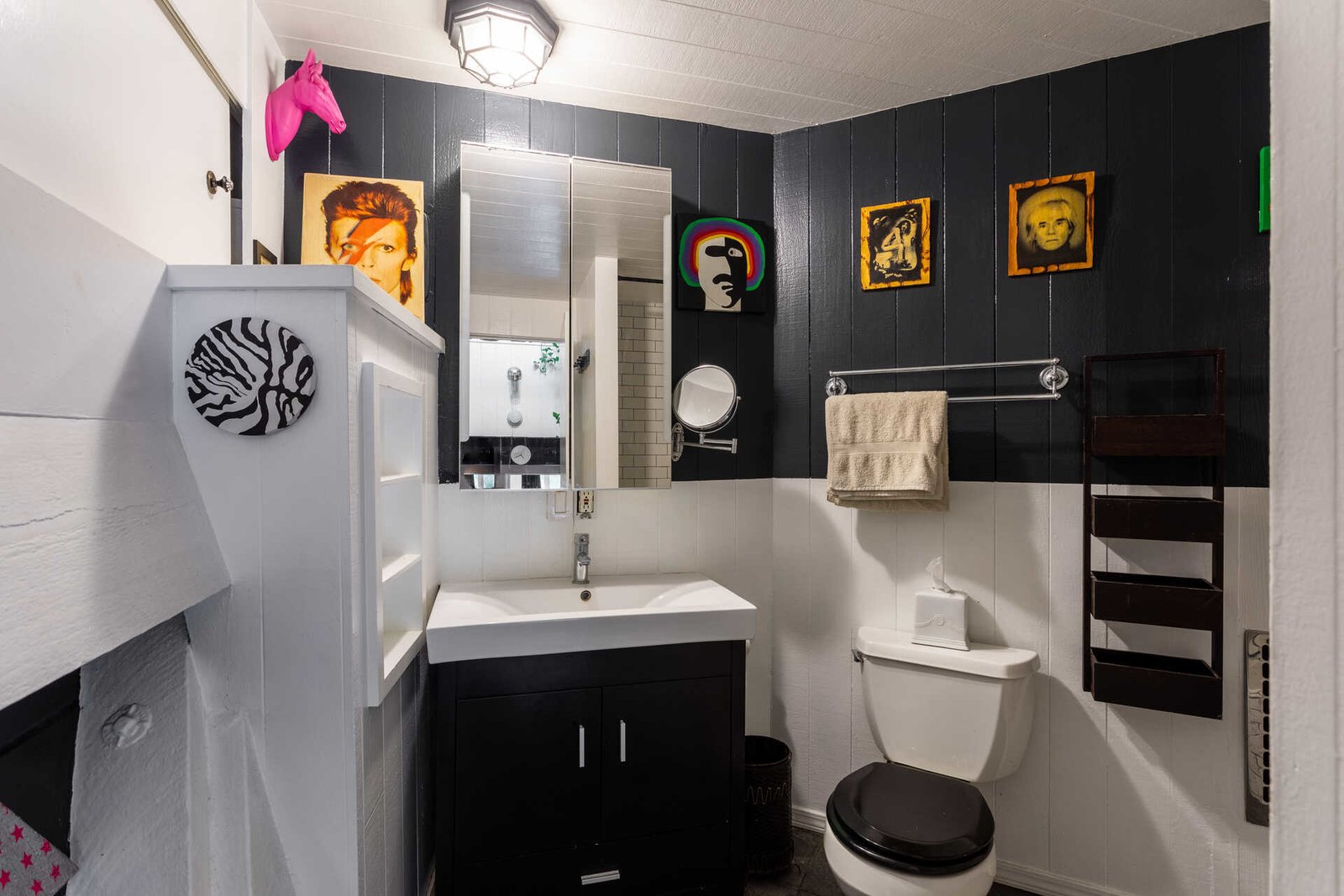 Photo 12 of 15 in A Cantilevered “Boathouse” by Harry Gesner Is Up for ...