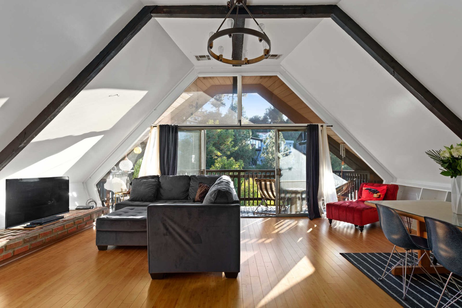 Photo 4 of 15 in A Cantilevered “Boathouse” by Harry Gesner Is Up for ...