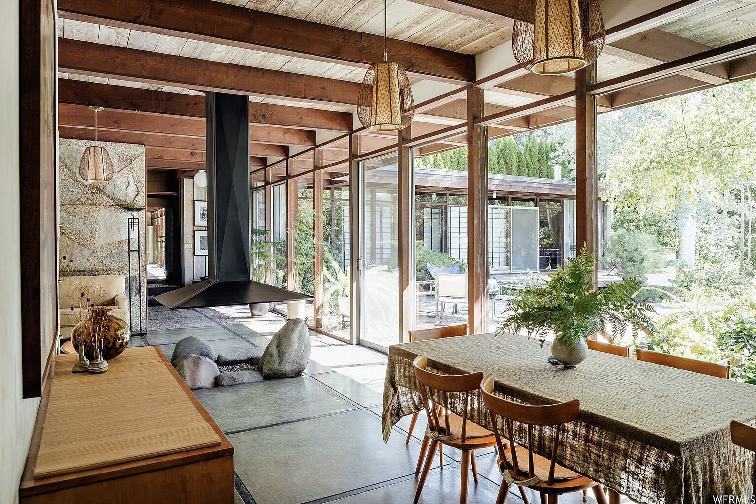 Photo 5 of 18 in This Tranquil, Japanese-Inspired Midcentury Home Asks ...