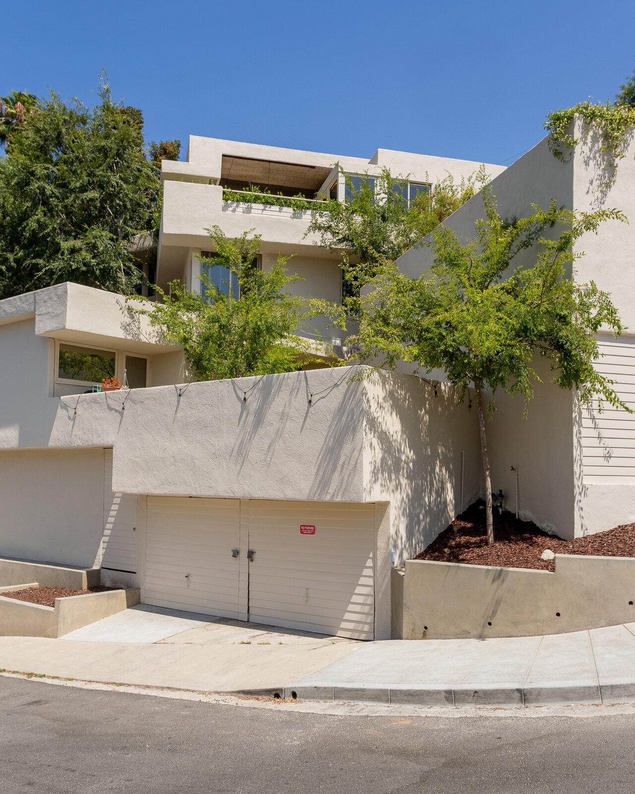 Photo 14 of 14 in A Newly Restored Schindler Building Lists for $3.65M ...