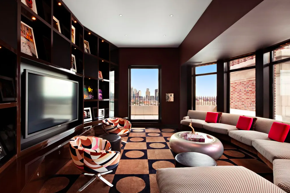 Photo 9 of 10 in Fashion Maven Lisa Perry Lists Her Flamboyant New York ...