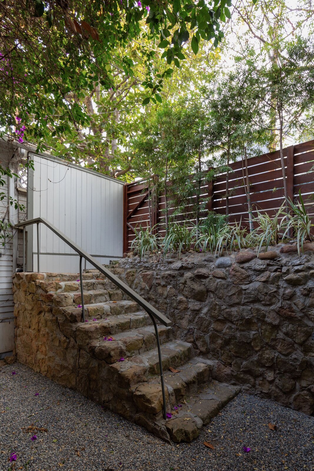 Photo 13 of 13 in A Serene Post-and-Beam Home in the Hills of Los ...
