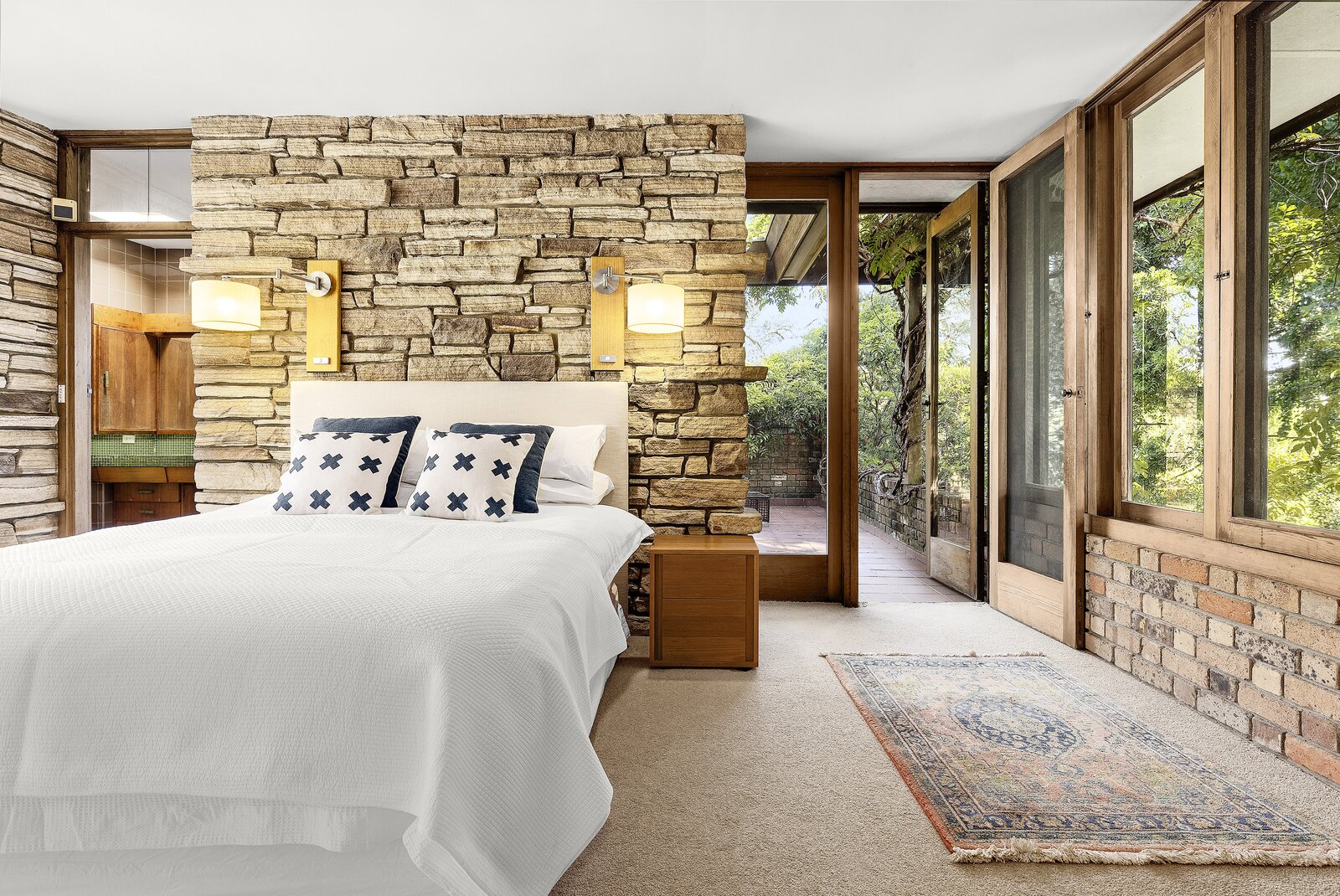 Photo 5 of 11 in An Australian Architect’s Dazzling Interpretation of ...