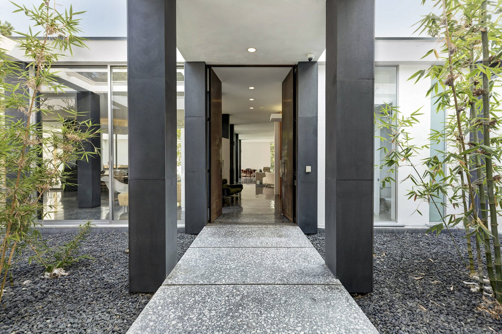 Photo 14 of 15 in The Holt House by Midcentury “Architect to the Stars ...