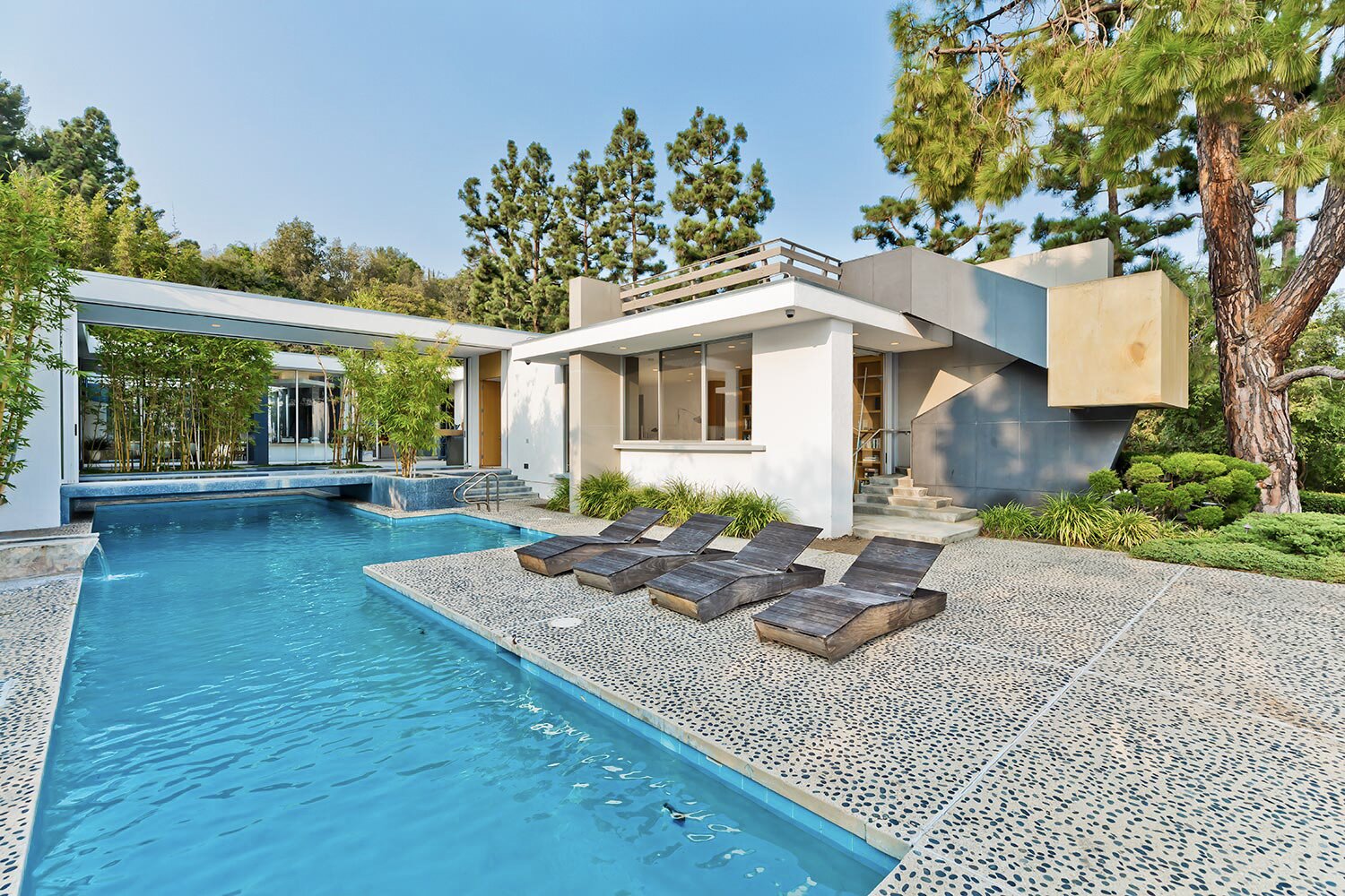 Photo 13 of 15 in The Holt House by Midcentury “Architect to the Stars ...