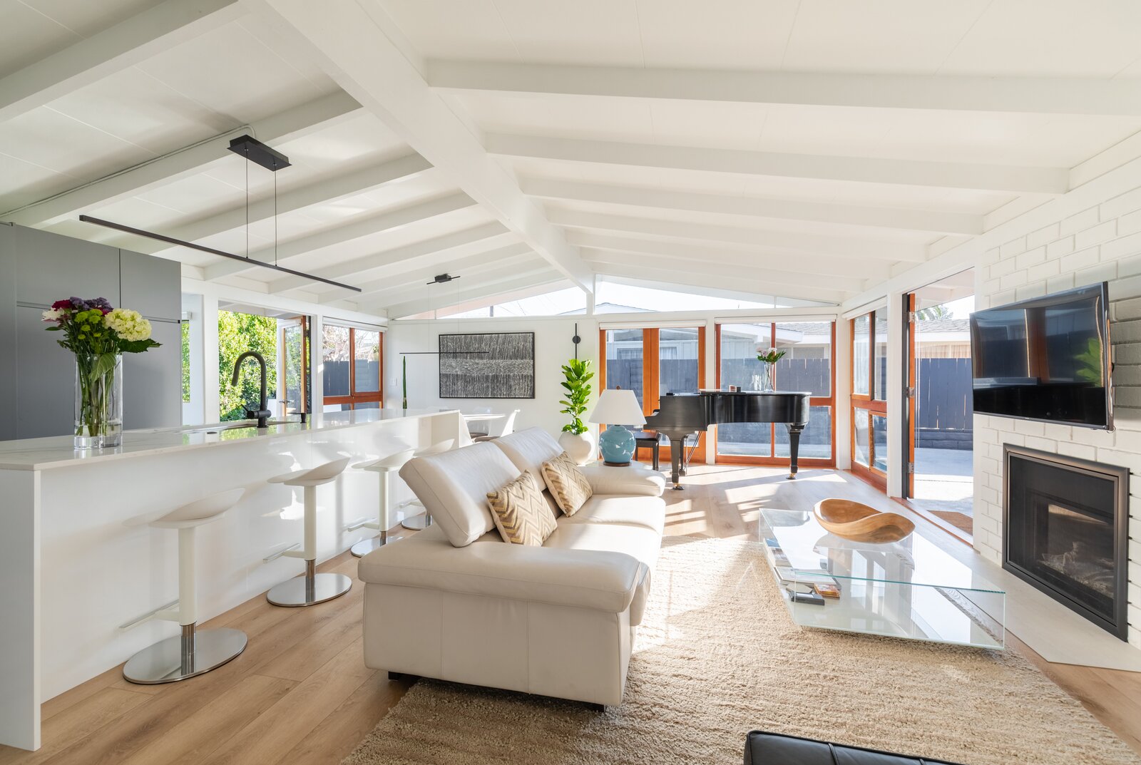 Photo 5 of 12 in A Renovated Cliff May–Designed Home in a Historic ...