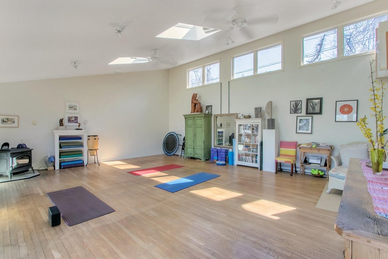 Photo 6 of 11 in The Former Home of Artist Grace Knowlton Lists for $3M ...