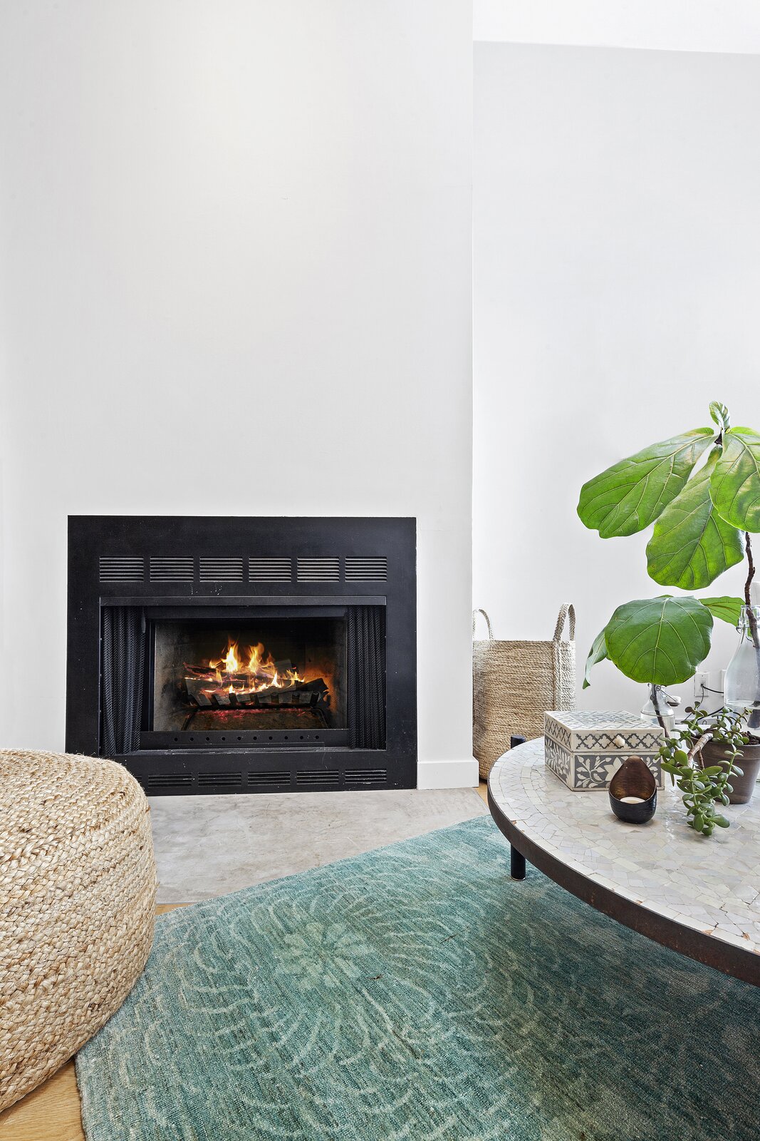 Photo 2 of 10 in Cast Iron Pillars Bring Gravitas to an Airy NYC Studio ...