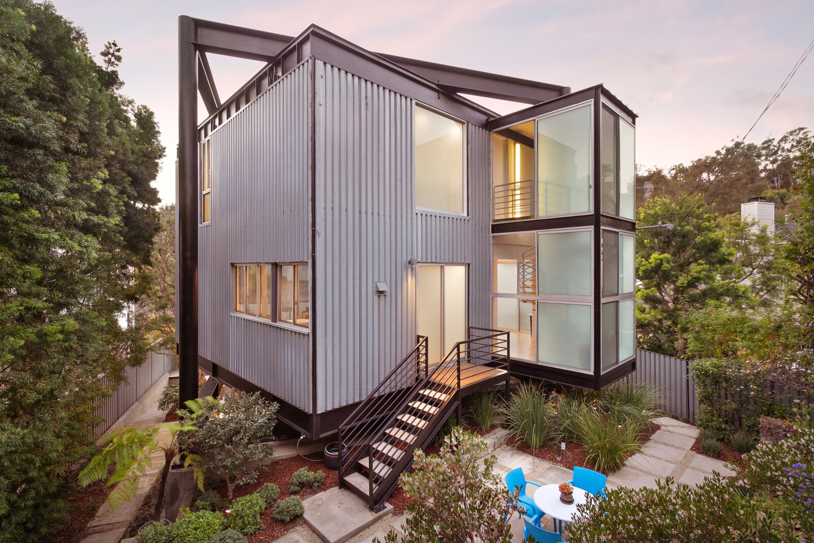 Photo 1 of 15 in Pierre Koenig’s Steel-and-Glass Schwartz House Hits ...