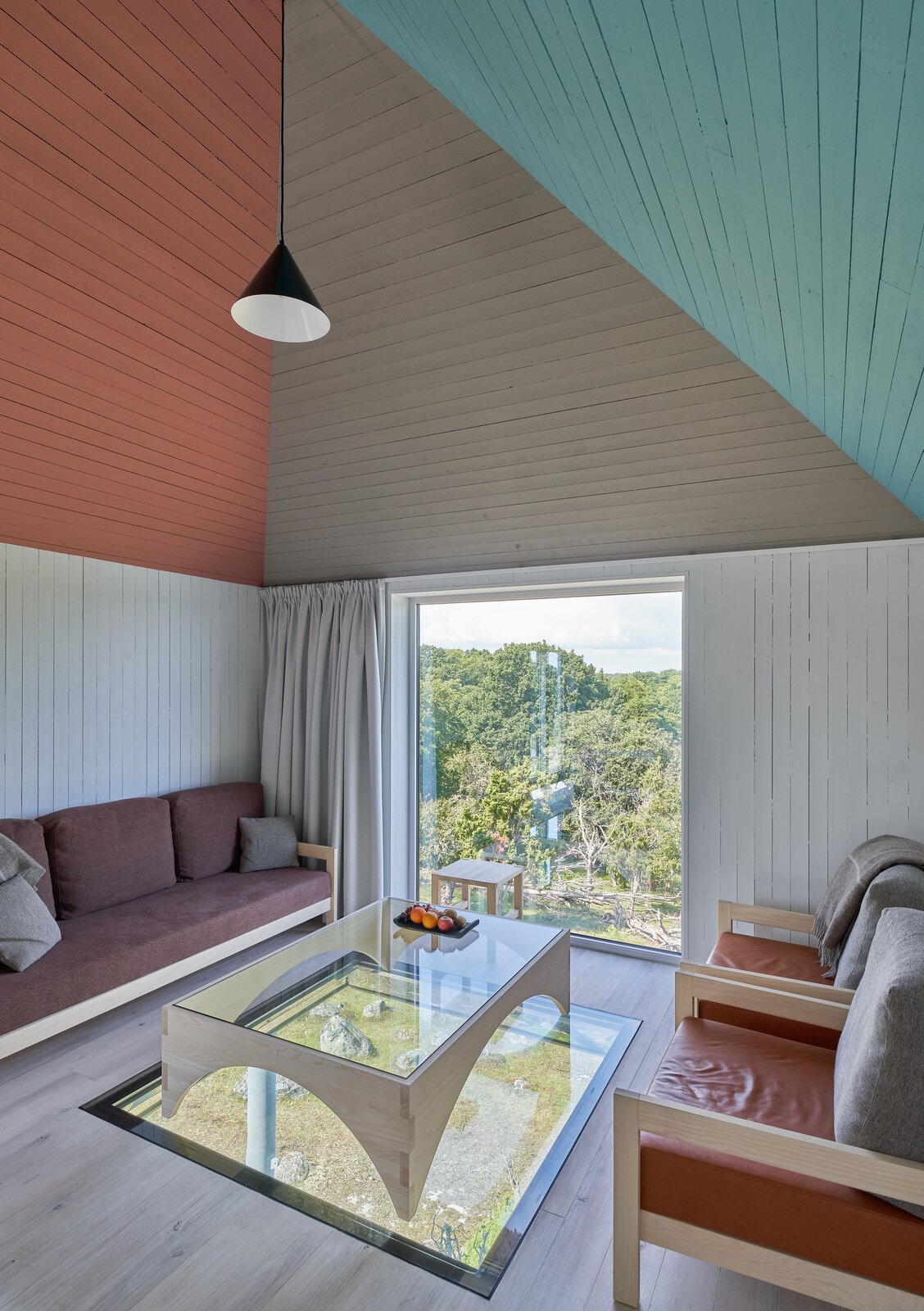 Photo 3 of 9 in A Surreal Mirrored Cabin Stands High Above the Earth in ...