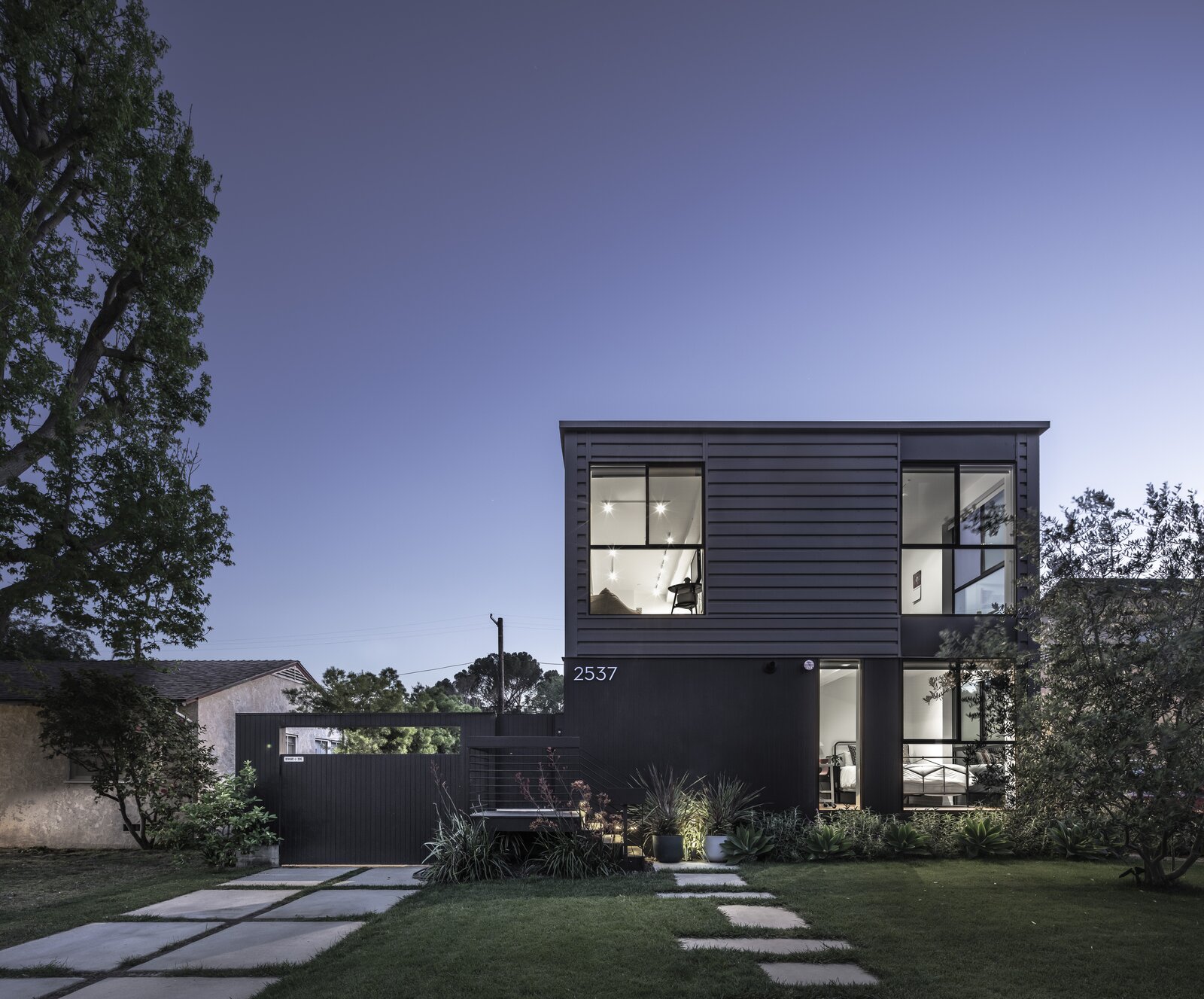 Photo 3 of 8 in Ask an Expert: Why Remodel When You Can Build New? - Dwell