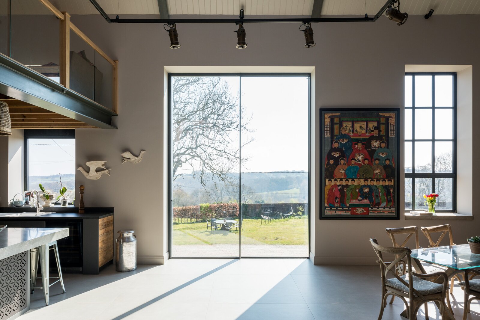 Photo 7 of 15 in An Idyllic “Glass Barn” in the English Countryside ...