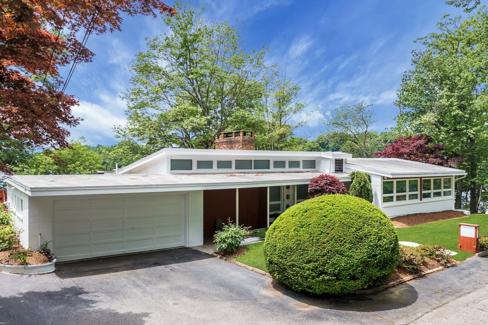 Photo 2 of 14 in Beastie Boys’ Ad-Rock Lists His Lakefront Midcentury ...