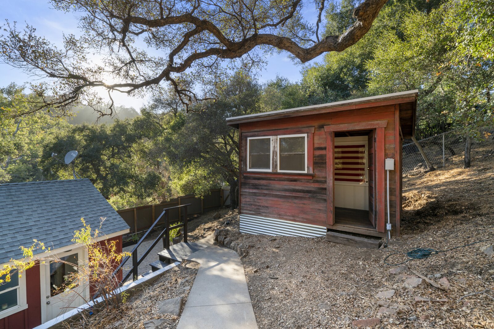 Photo 8 of 11 in A Darling 1940s Cabin in Topanga Canyon Lists for ...