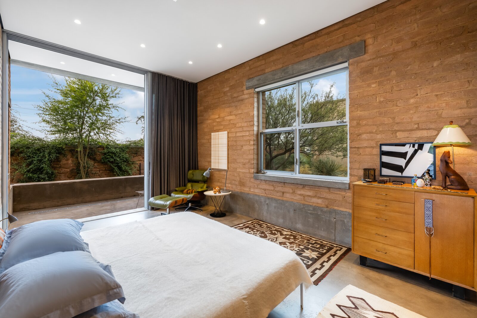 Photo 6 of 13 in An Elegant, Earth-Toned Home in Marfa Asks $3.5M - Dwell