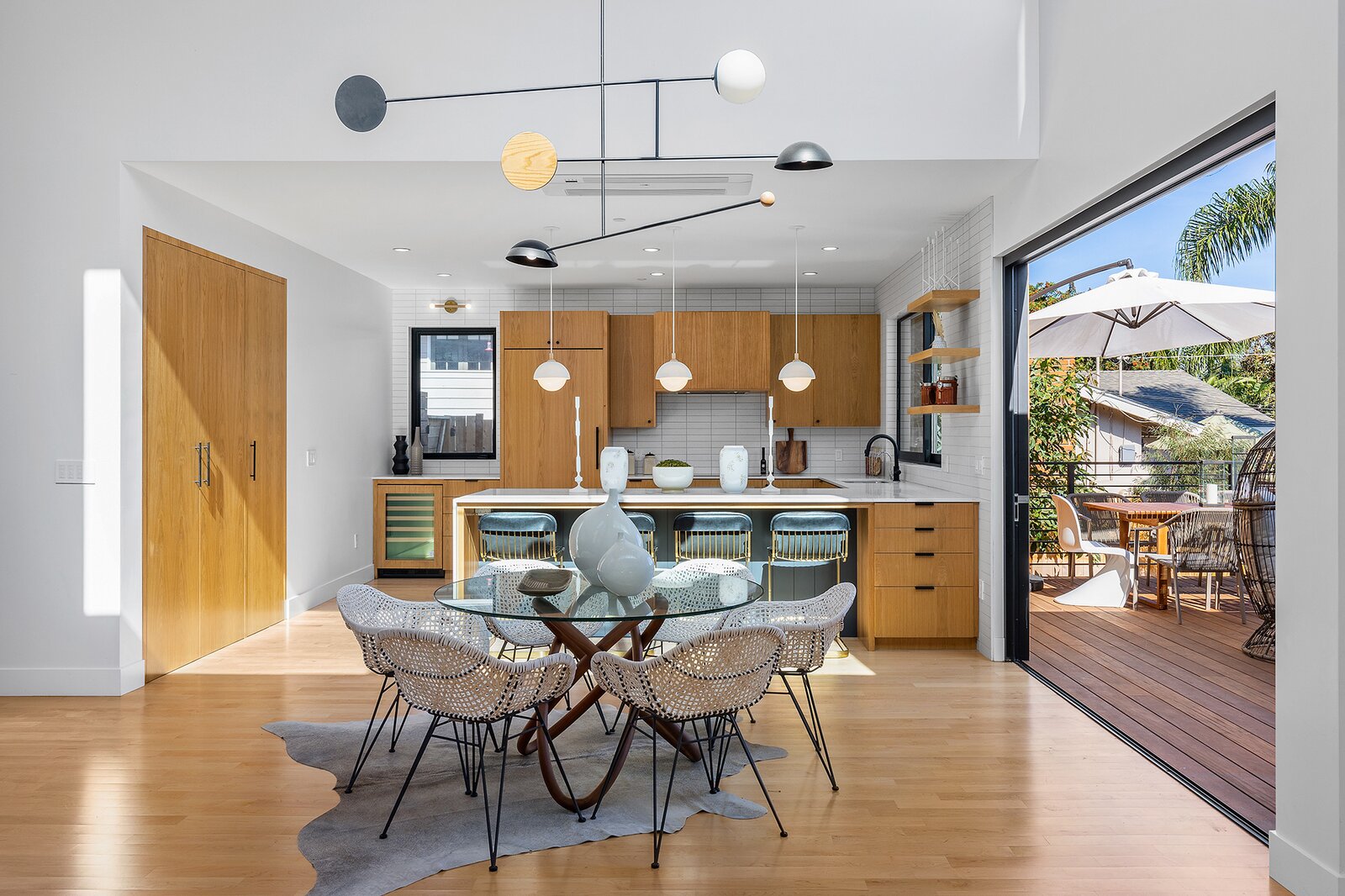 Photo 7 of 7 in A Cedar-Clad Home Catches Sea Breezes and California ...