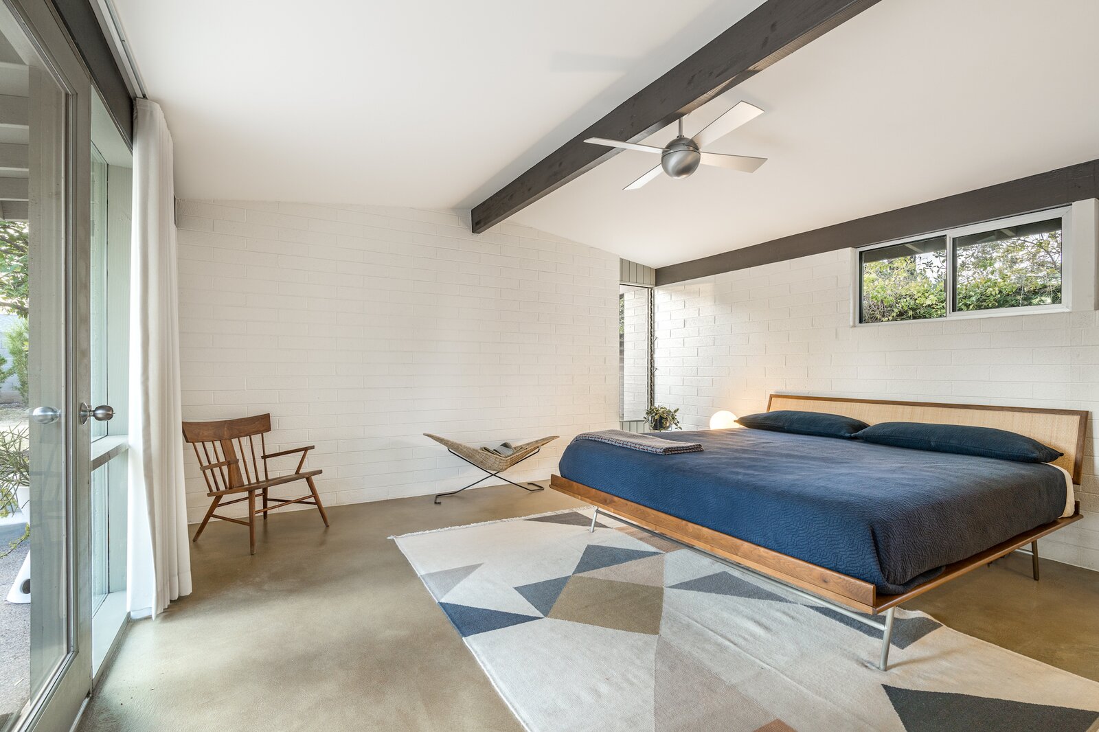 Photo 10 of 18 in A Signature Midcentury Modern by Architect Ralph ...