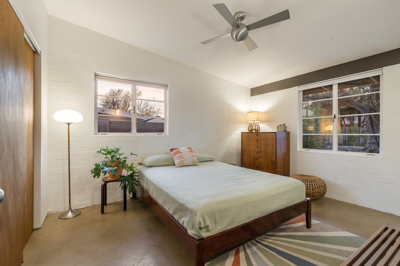 Photo 11 of 18 in A Signature Midcentury Modern by Architect Ralph ...