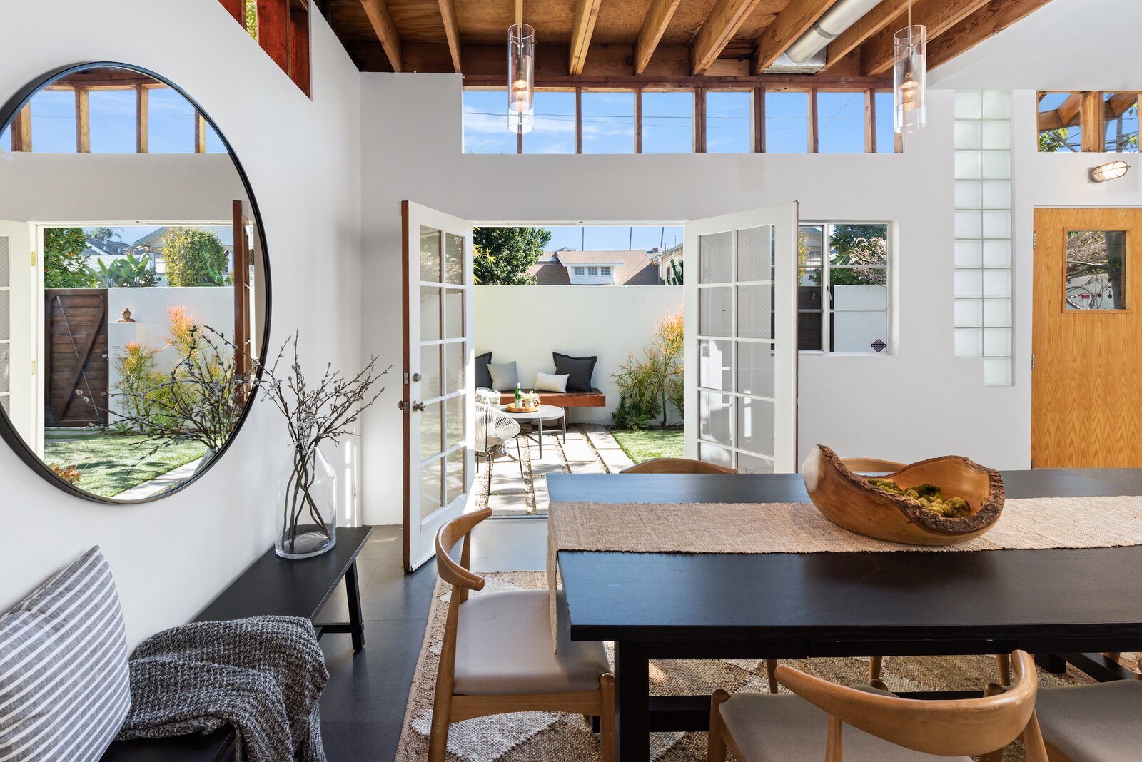 Photo 5 of 18 in Architect Frederick Fisher’s Caplin House—Designed ...