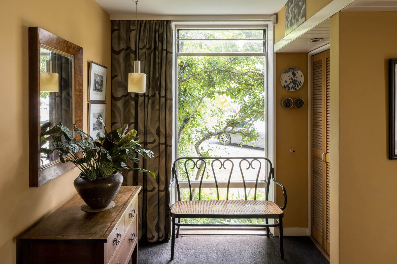 Photo 3 of 18 in A 1960s Heritage Home in London Could Be Yours for £2 ...
