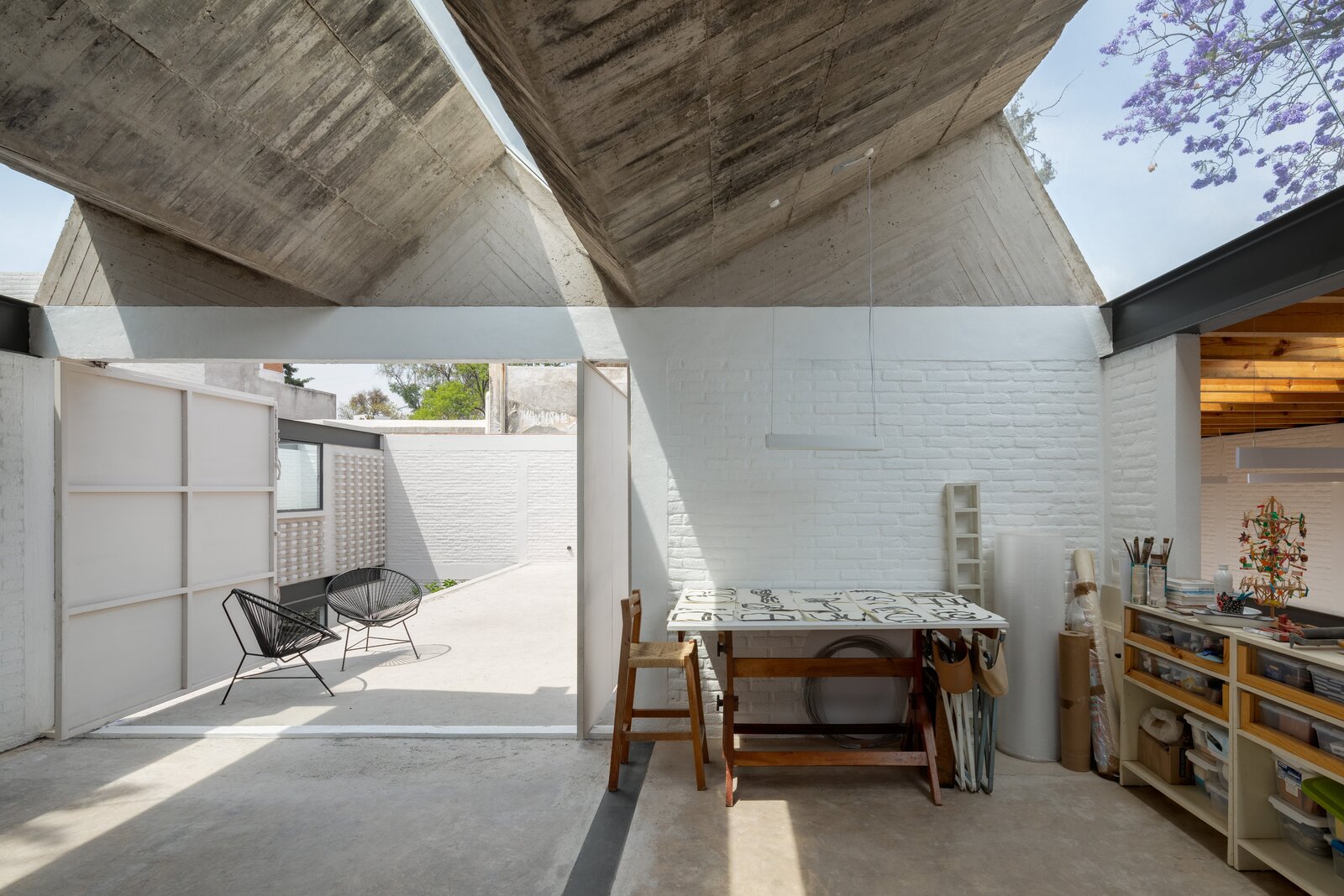 Photo 7 of 10 in A Mexico City Artist’s Home and Studio Frames Open ...