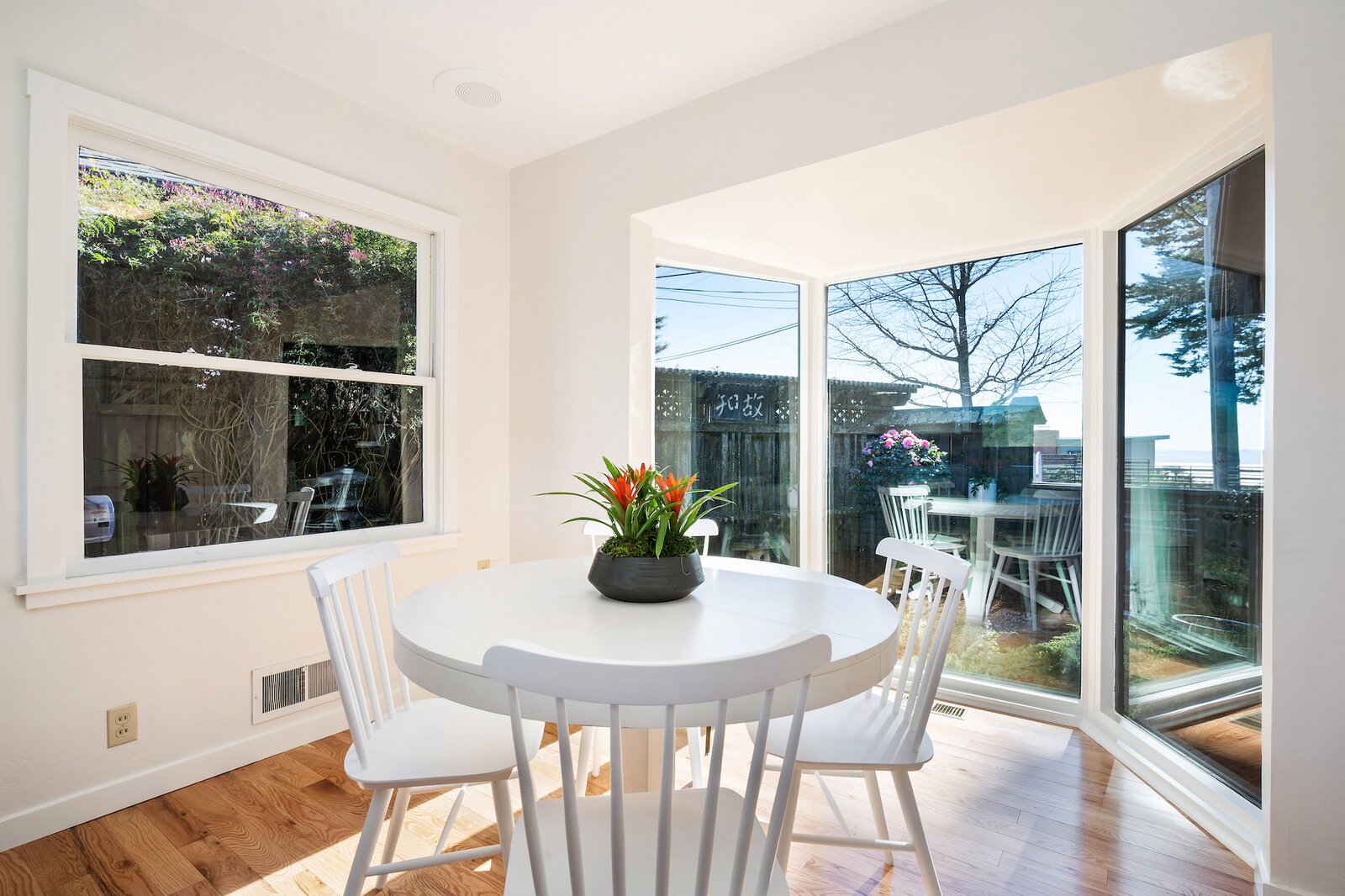 Photo 3 of 9 in A Bernard Maybeck–Influenced Home With an Expansive ...