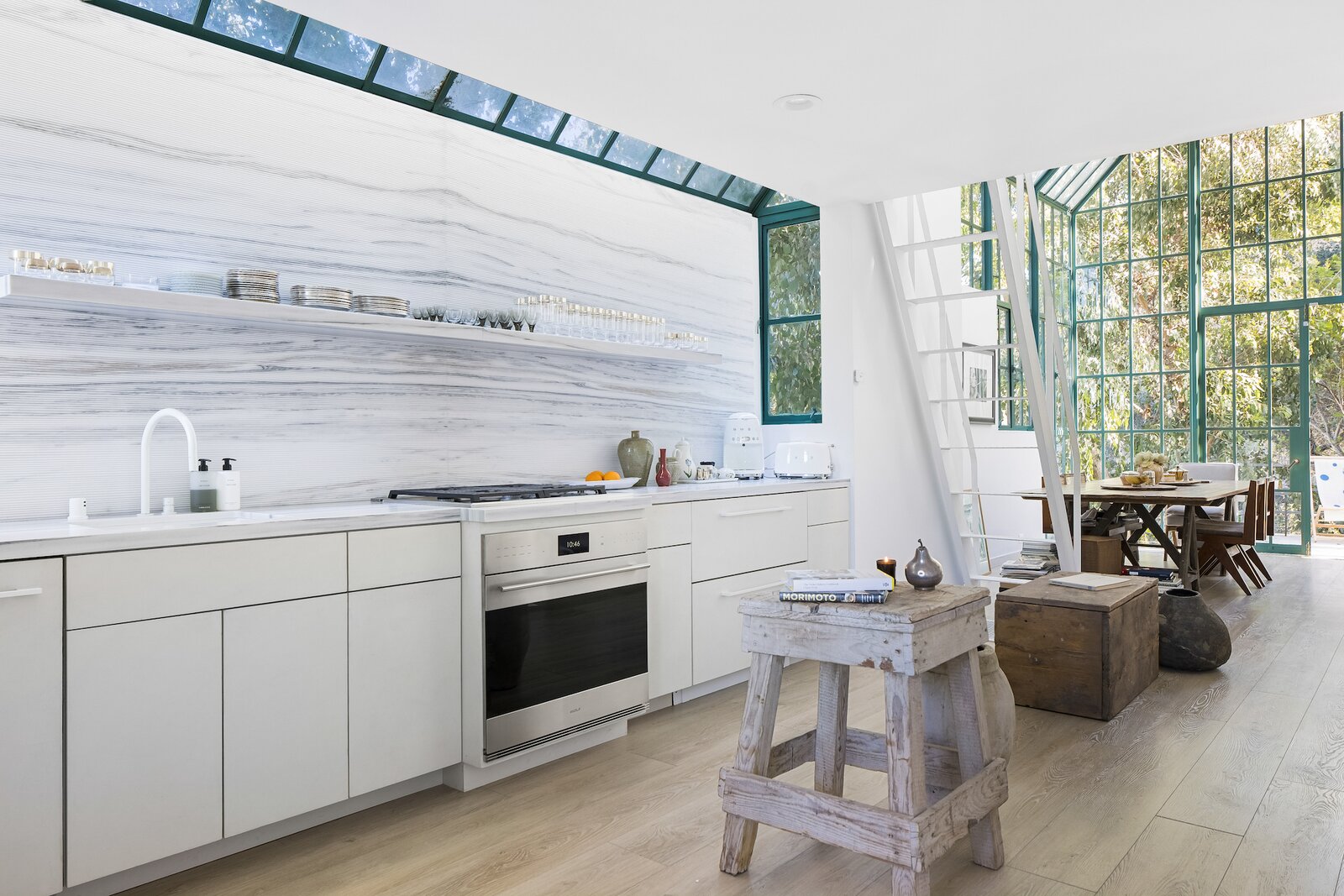 Photo 7 of 11 in Richard Neutra’s Boxcar-Style Loring House Lists for ...