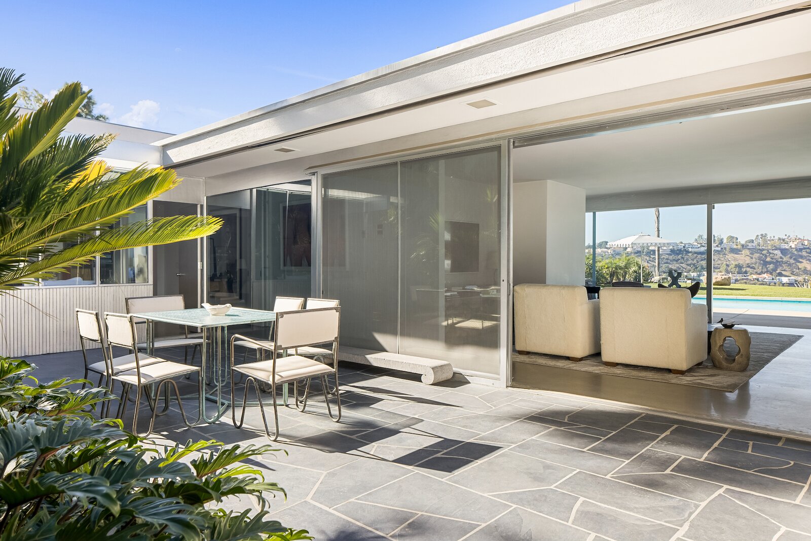 Photo 5 of 11 in Richard Neutra’s Boxcar-Style Loring House Lists for ...