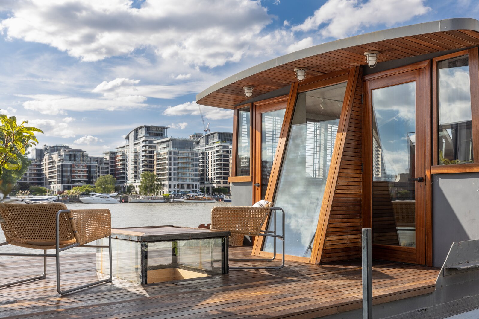 Photo 6 of 17 in Live the Life Aquatic in This Floating Home on the ...