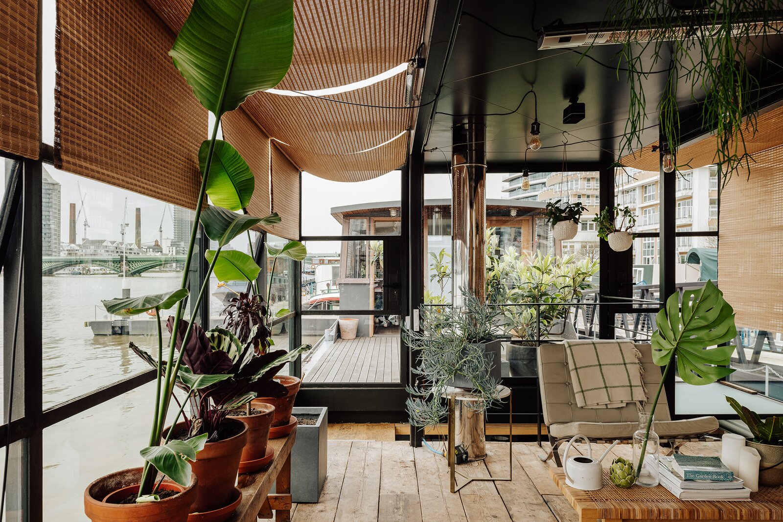 Photo 3 of 17 in Live the Life Aquatic in This Floating Home on the ...