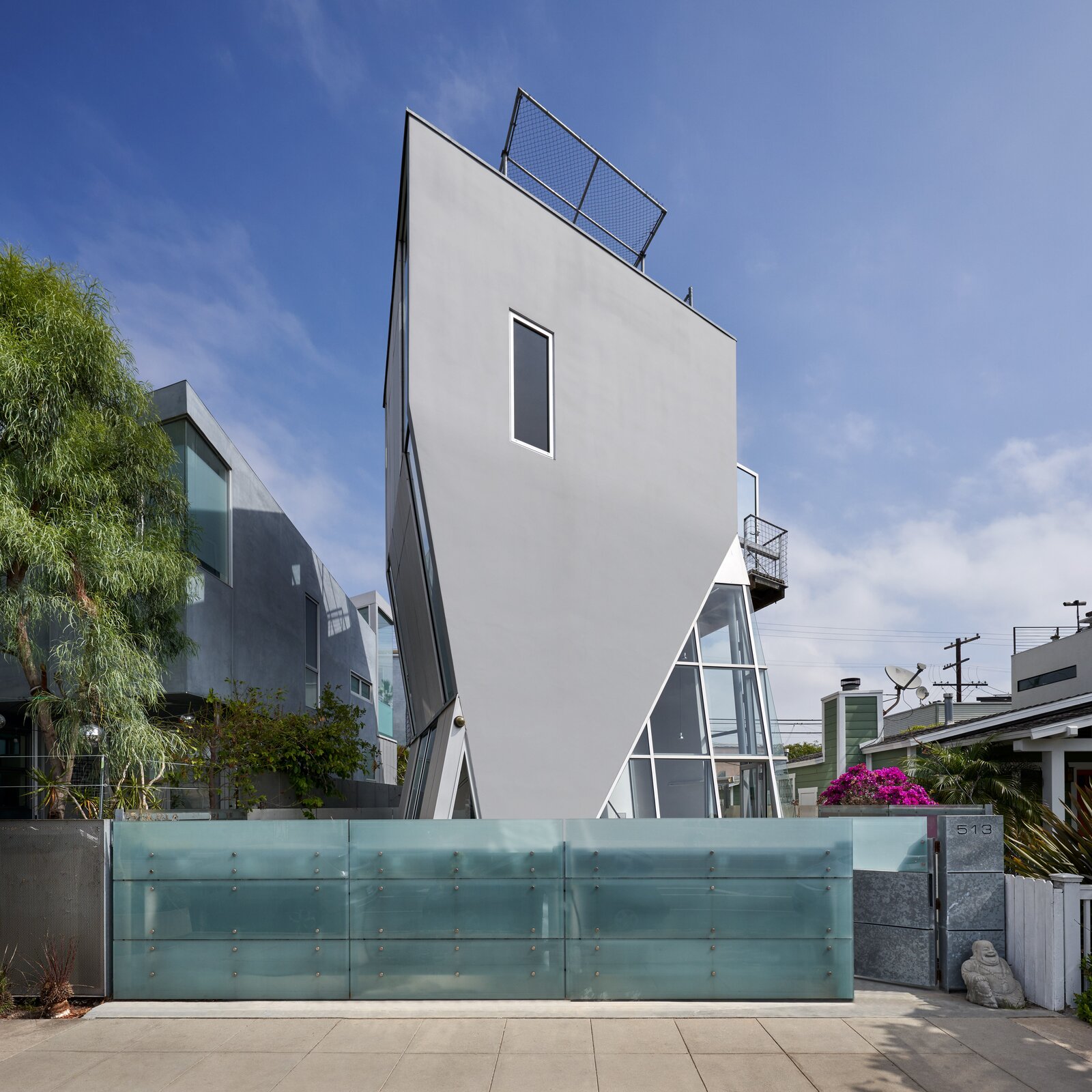 Photo 2 of 11 in Seeking $5.8M, This Topsy-Turvy Venice Beach Home Will ...