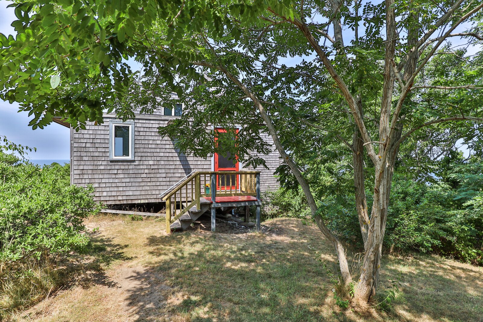 Photo 2 of 11 in A Charming Midcentury Cottage Lists for the First Time ...