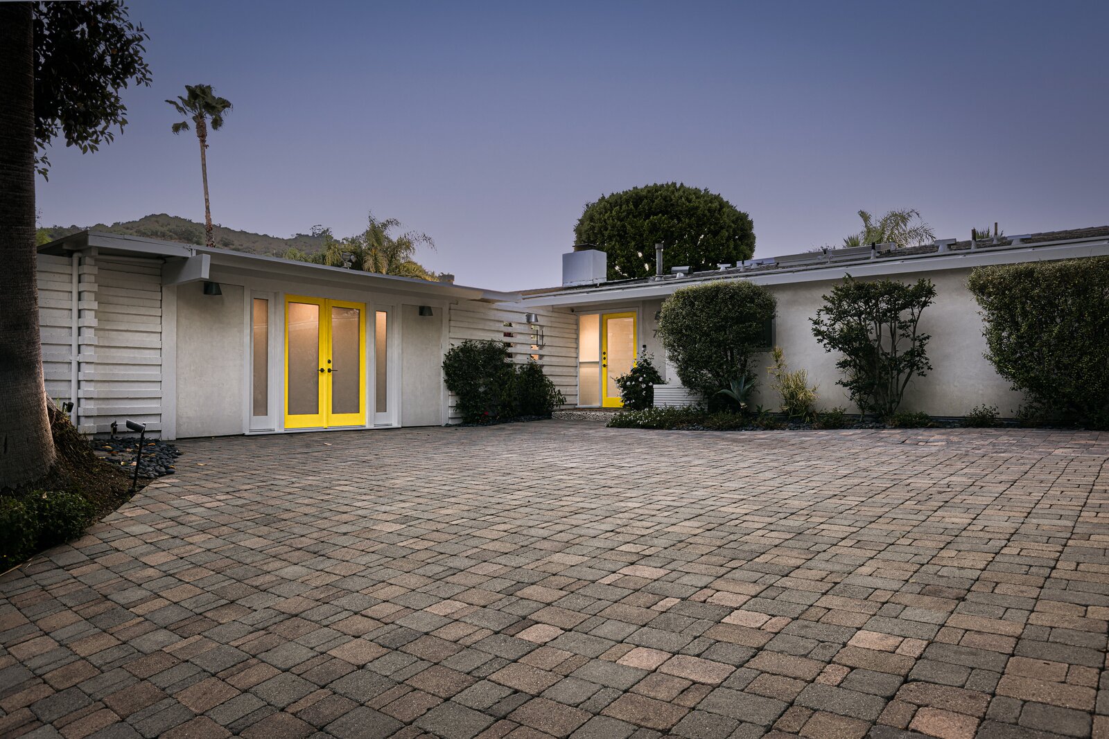 Photo 2 of 11 in Here’s Your Chance to Own a Dazzling Midcentury Home ...
