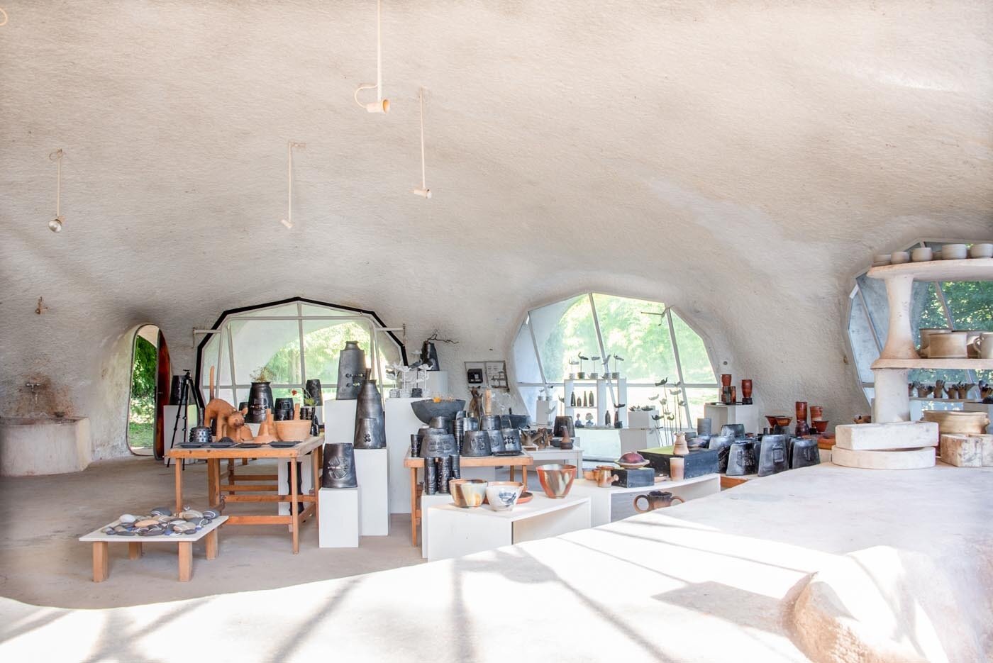 Photo 4 of 9 in A Bubbly Building Fit for a Hobbit Pops Up for €380K in ...