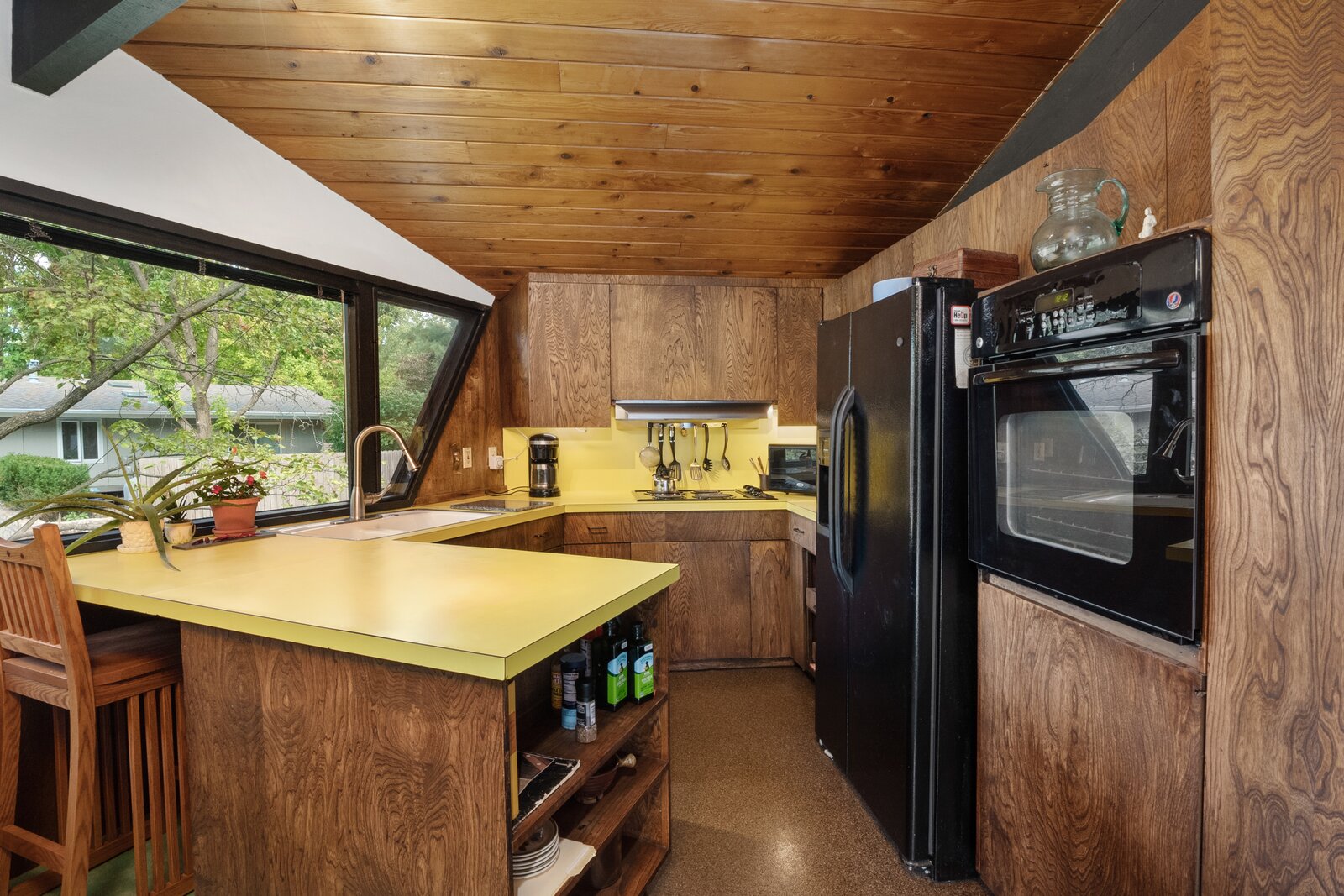 Photo 4 of 10 in An Experimental Home With a Shape-Shifting Interior ...