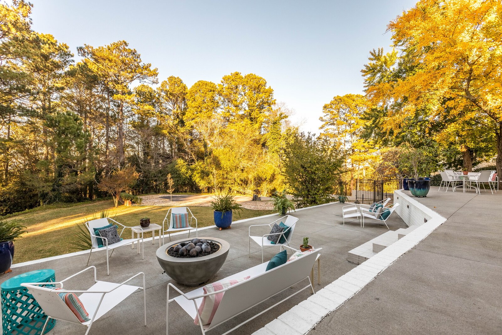 Photo 10 of 11 in A Prized Midcentury Home Hits the Market in Georgia ...