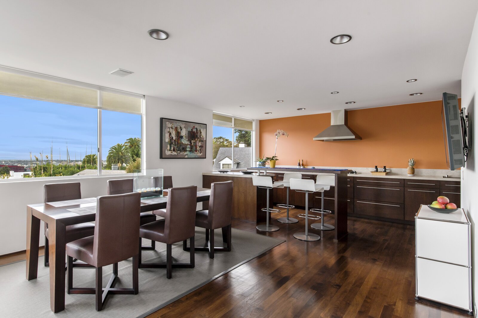 Photo 3 of 9 in This $3.68M Los Angeles “Mini Compound” Is All About ...