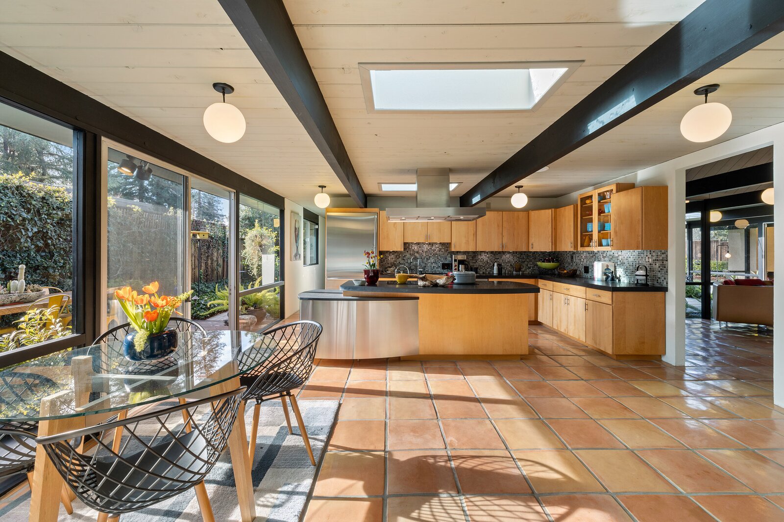This $2.3M House Is Being Touted as a “Super Eichler” - Dwell