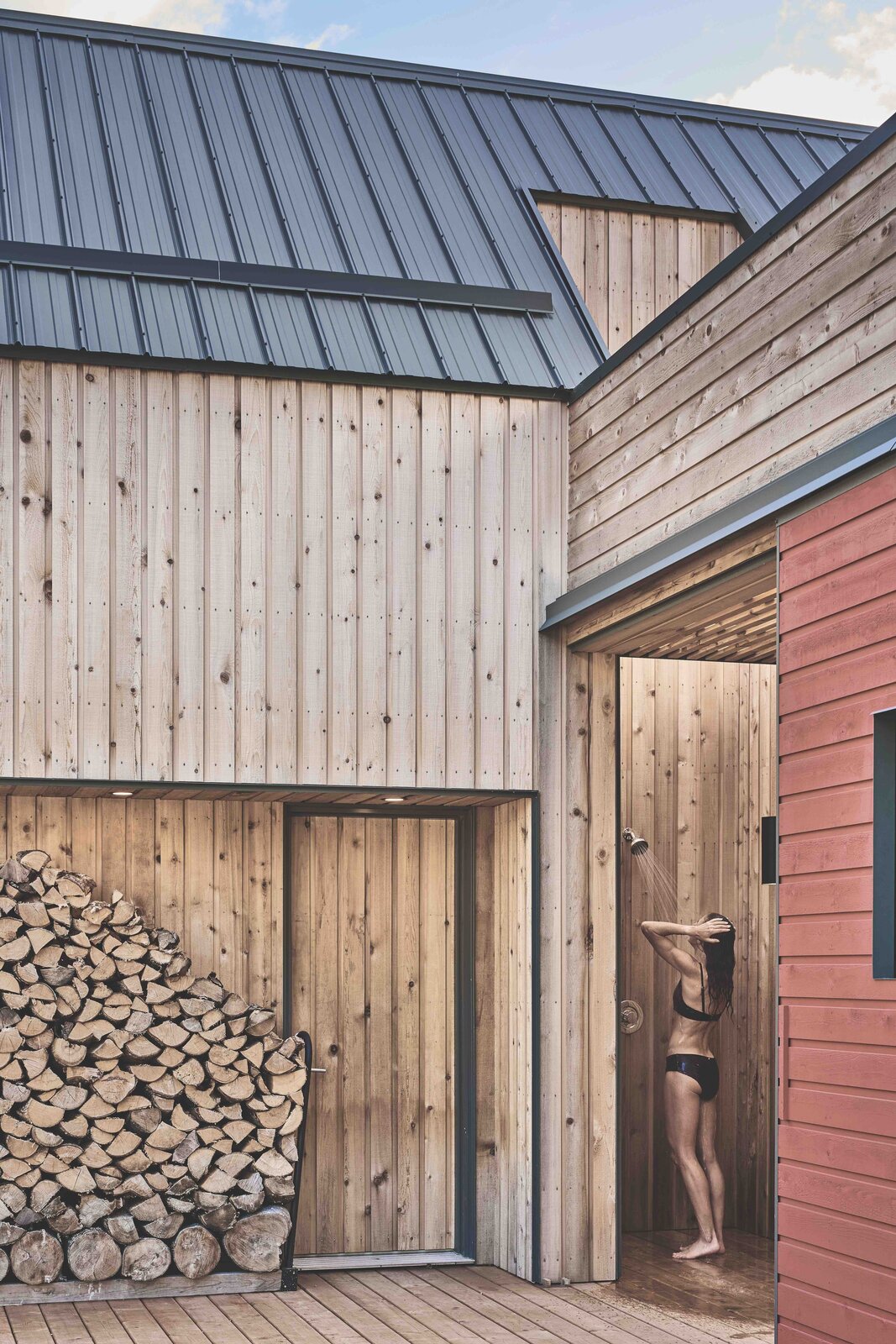 Photo 5 of 18 in Cedar Cladding Defines this Spectacular Holiday Home ...