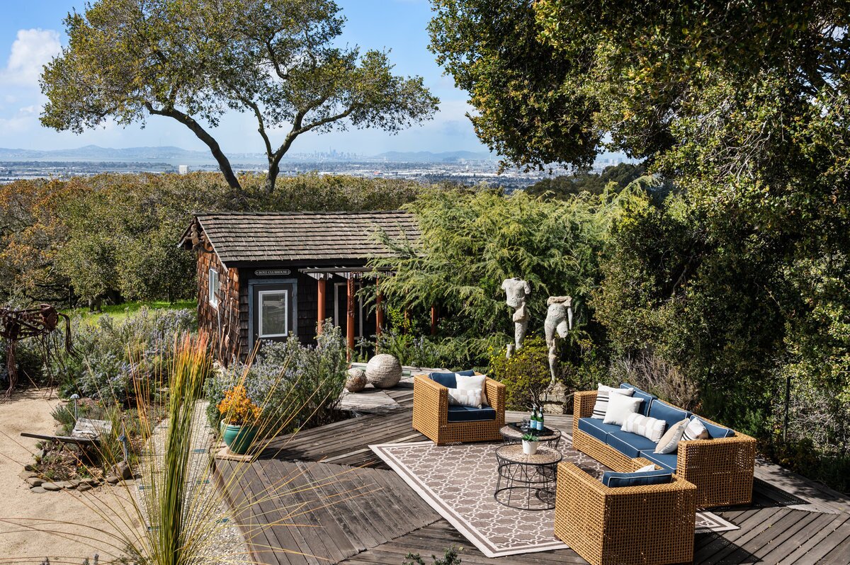 Photo 10 of 11 in High in the Oakland Hills, a Midcentury With ...