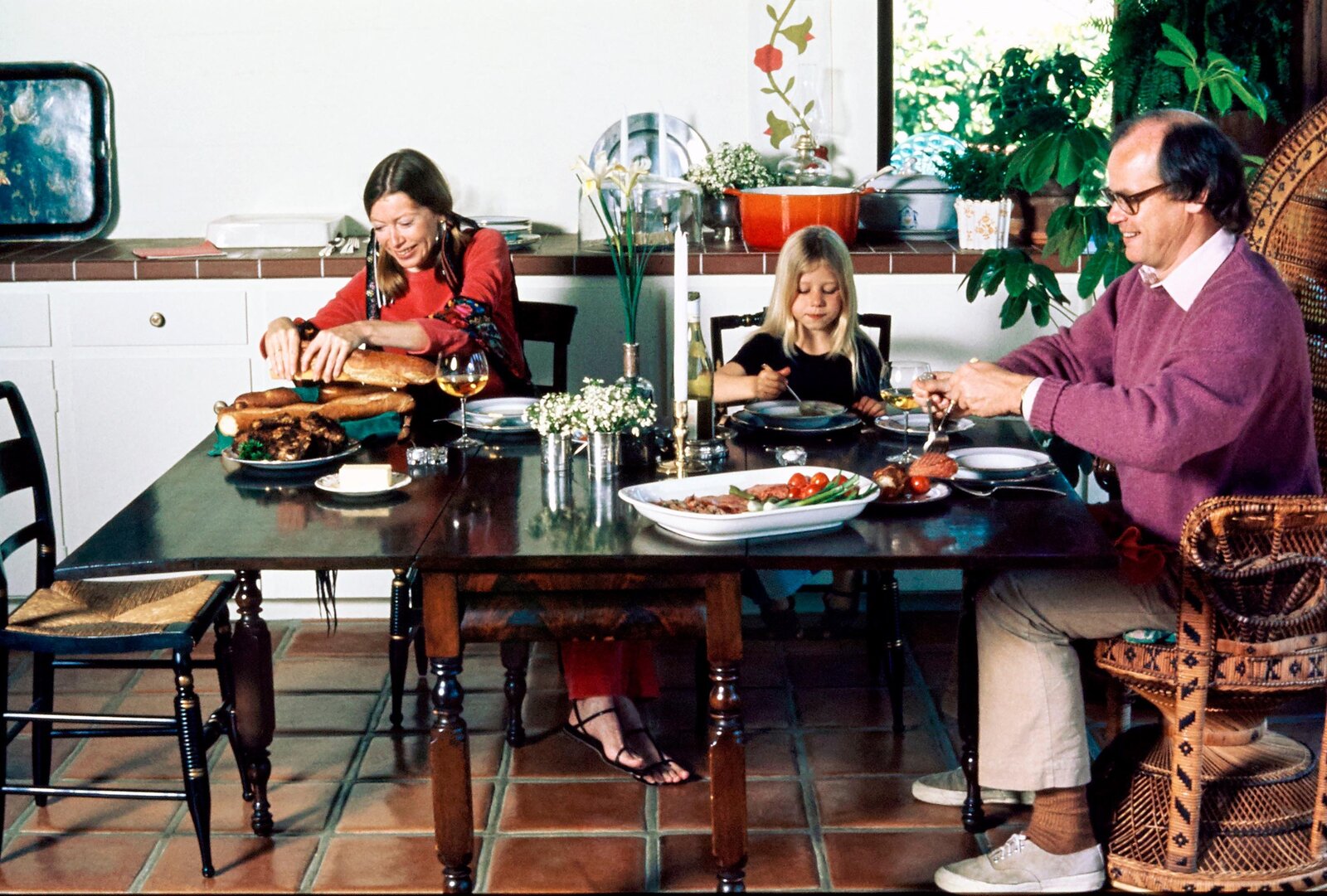 The Photos of Joan Didion That Defined the Californian Kitchen - Dwell