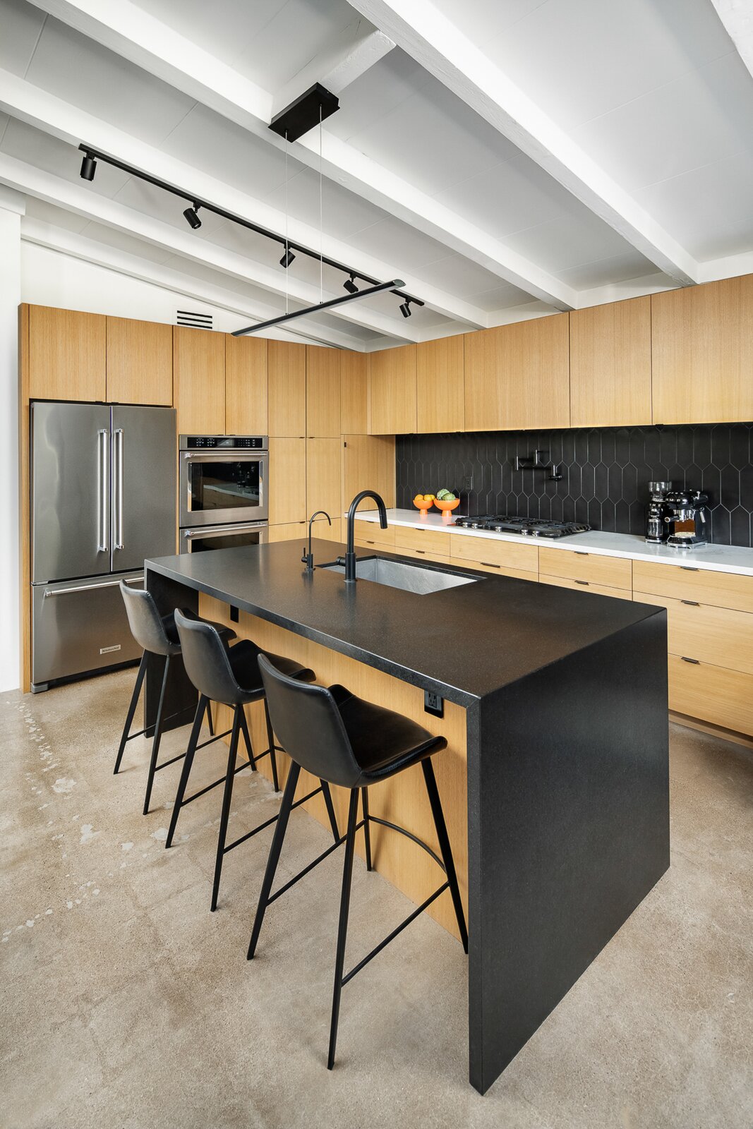 Photo 3 of 10 in A Phoenix Midcentury Lists for $1.6M After a Moody ...